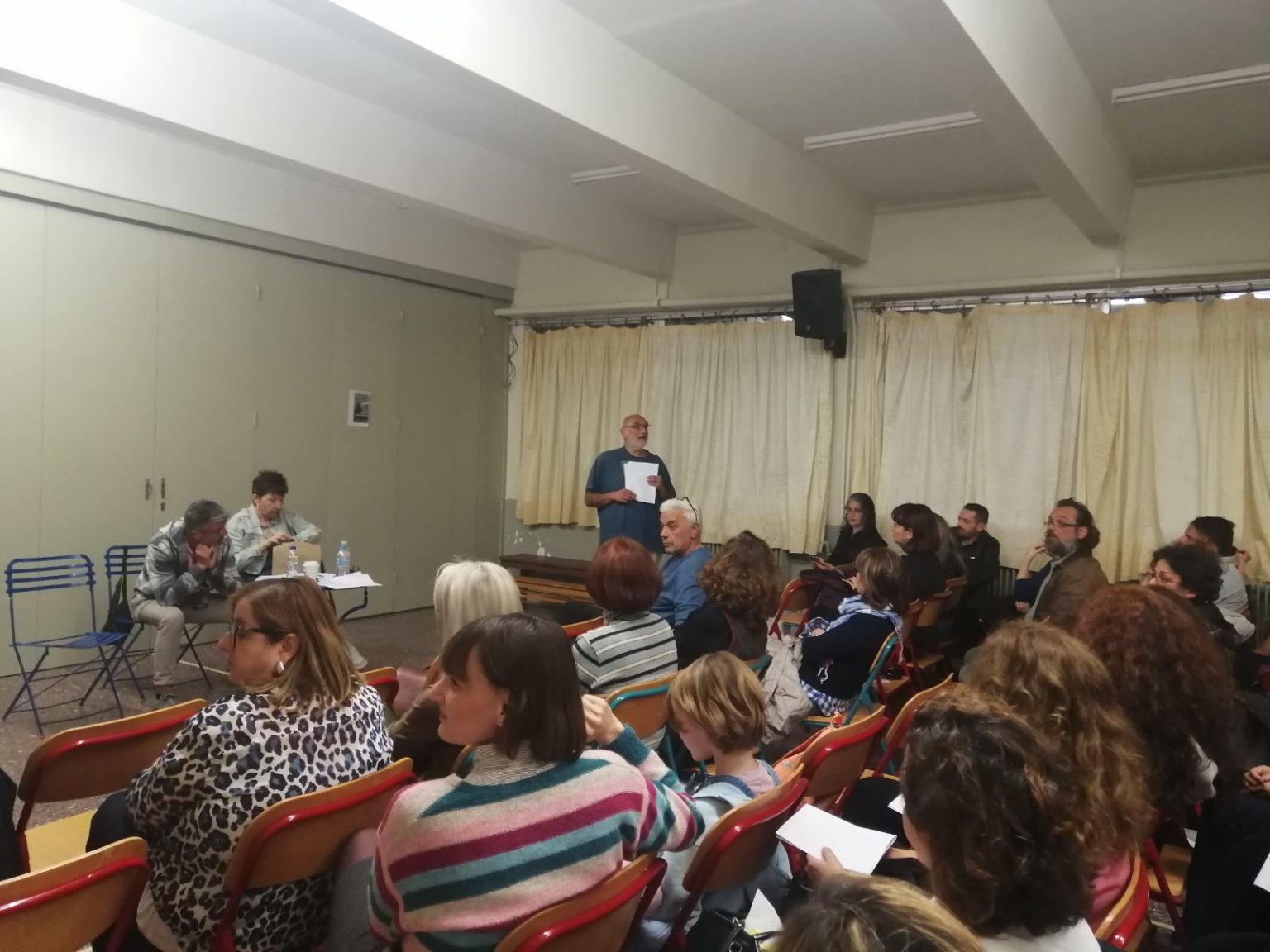 Φωτορεπορτάζ Ένα δάσος από σηκωμένα χέρια στις πιο μαζικές Γενικές ...